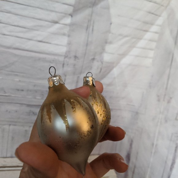 Unbranded | Holiday | Vintage Gold Silver Glitter Teardrop Snowcap ...